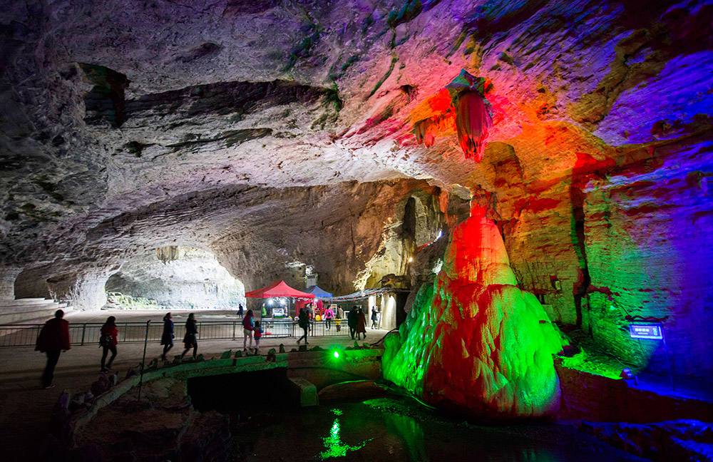 Dragon Palace Cave Scenic Spot – China Travel